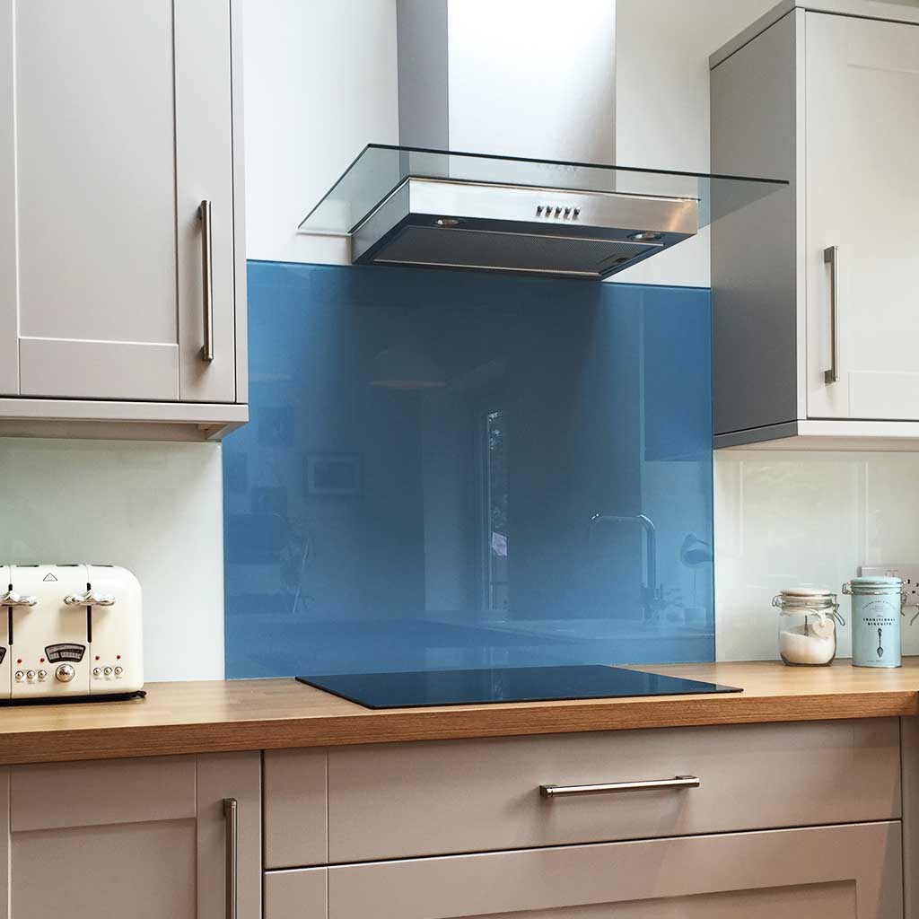Plain coloured hob splashback - The final