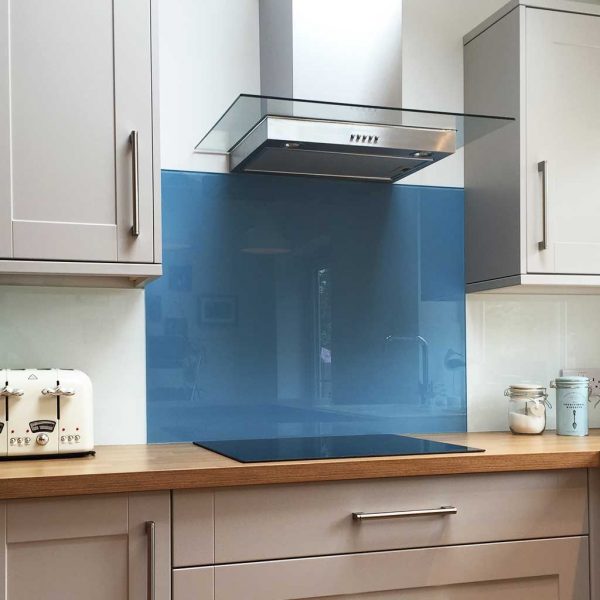 Plain coloured hob splashback - The final